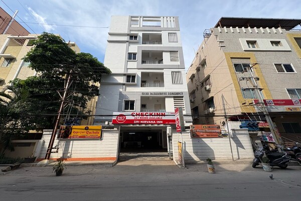 Townhouse Sri Nirvana Inn - Hyderabad