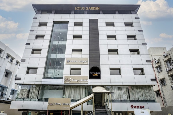 Townhouse Oak Regal Inn - Pune