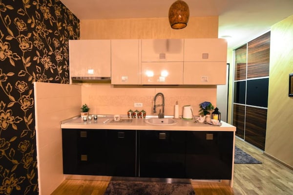 City & Sea Escape Studio Near Budva’s Beaches - Studio Apartment - Budva