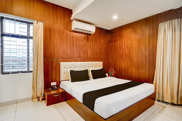 Townhouse Oak Science Gallery Bengaluru Formerly Blue Ocean Residency - Bangalore