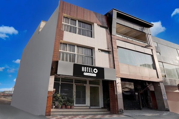 Hotel O Zirakpur City Court Complex Formerly The Platinum - Chandigarh