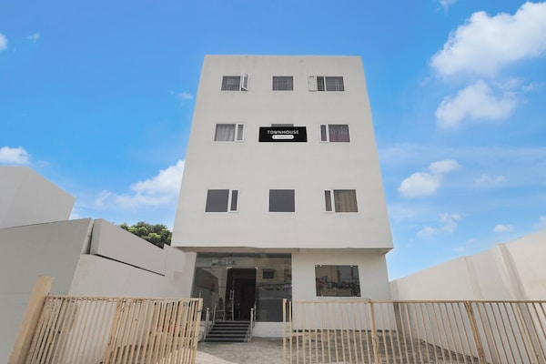 Collection O Banaras Railway Junction Formerly Varanasi Suites - Varanasi