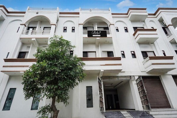 Townhouse Oak Char Dham Vrindavan - Vrindavan