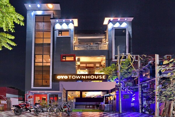 Townhouse Kali Ghat Prayagraj Formerly Ramesh Palace - Prayagraj