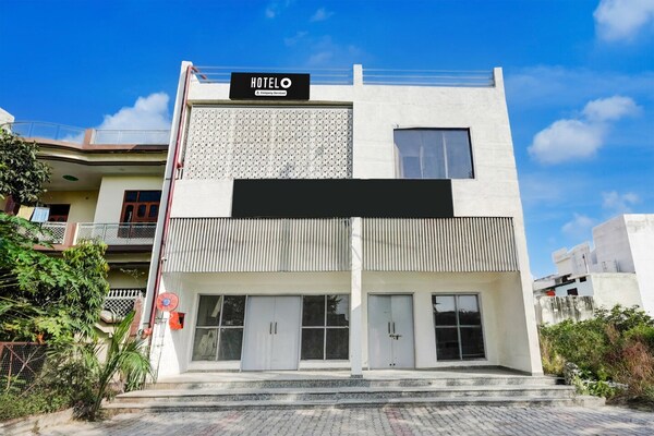 Hotel O Meerut Central College Formerly Saffron - Meerut