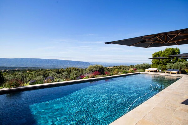 Villa De Haut Standing - 4 Chambres - Piscine - Gordes