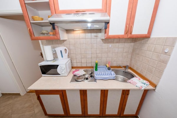 Studio Apartment With Terrace 4 - Banjol