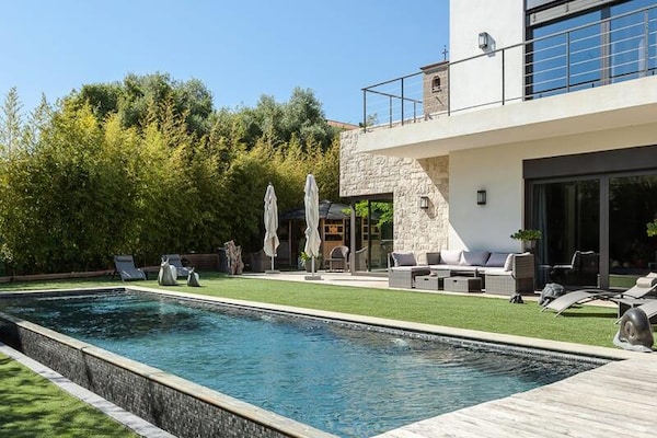 Résidence Villa En Domaine Priv&eacute; Avec Piscine Chauff&eacute;e - Juan-les-Pins