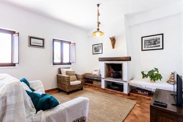 Sagres Chimneys House - Sagres