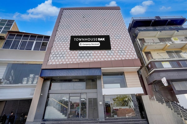 Townhouse Oak Railway Junction Kota Formerly Hotel Crosslane - Kota