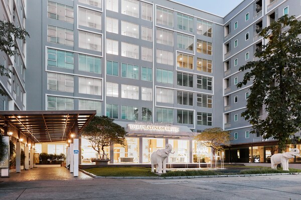 Superior Twin Retreat Relaxed Stay For Two - Bangkok