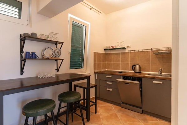 Apartment Verde Blu - Two Bedroom Apartment With Terrace And Garden View - Novalja