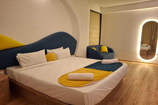 Palette The Moon Hotel Goa By Sunday 1 - Goa