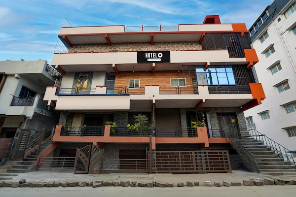 Hotel O Diamond Street Bangalore Formerly Sri Sai Guru Comfort - Bengaluru