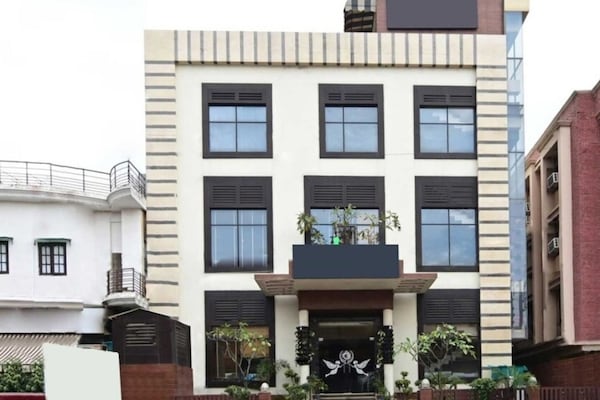 Townhouse Gomti Nagar Station Formerly Budget In - Lucknow