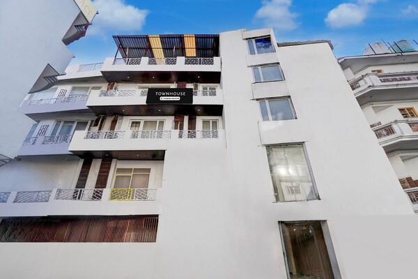 Townhouse Railway Road Katra Formerly The Amro - Katra