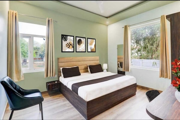 Hotel O Sultanpur Railway Junction Formerly Sanskar Marriage Lawan - Sultanpur