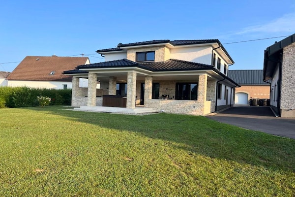 Eifel-finca Mit Whirlpool Und Gartenlounge - Nationalpark Eifel