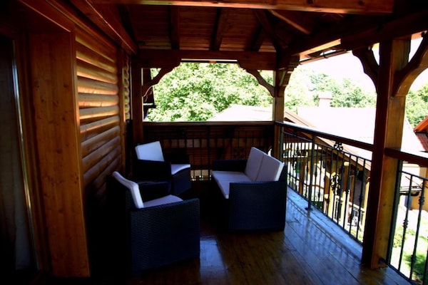 Brezova Poljana Lodge With Sauna And Hot-tub - Five Bedroom Holiday Home - Croatia