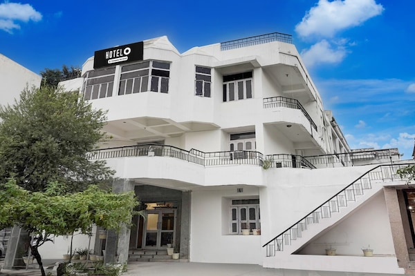 Hotel O Buddha Statue Gaya Formerly Uruvela International - Bodh Gaya