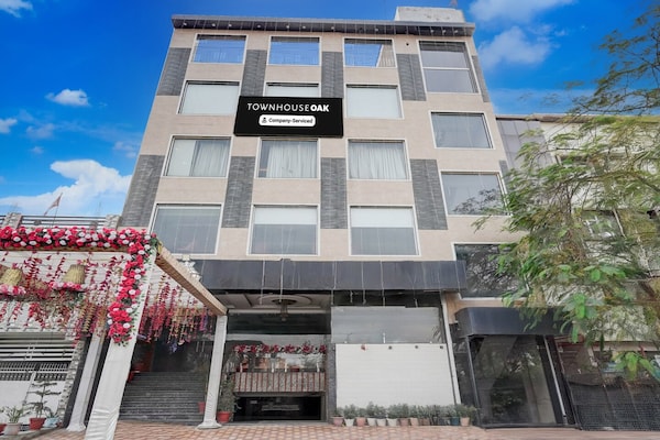 Townhouse Oak Csjmu Kanpur Formerly Shree Dev Villa - Kanpur