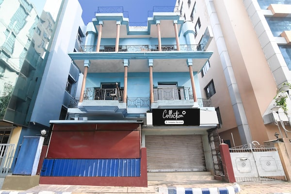 Collection O Saltlake Aadhar Office Formerly A&m Regency - Kolkata