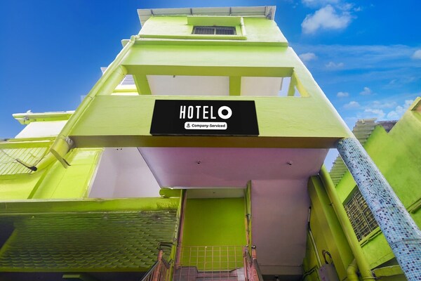 Hotel O Shakuntala Park Bus Terminus Behala - Kolkata