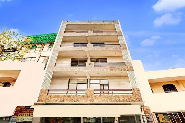 Hotel O Adarsh Nagar Metro Station Delhi Formerly Family Inn - Delhi