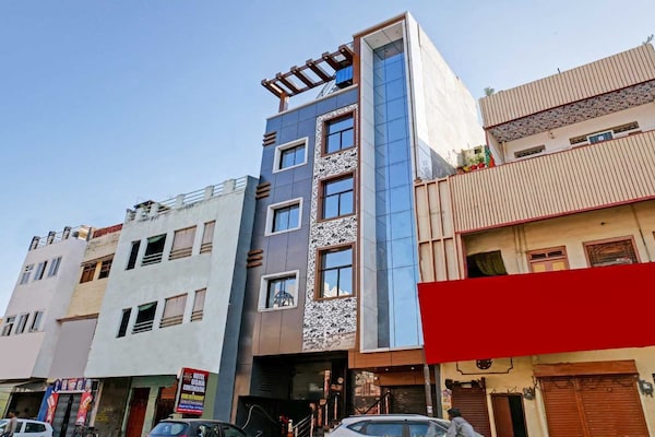 Collection O Iskcon Prayagraj Formerly Usha Continental - Prayagraj