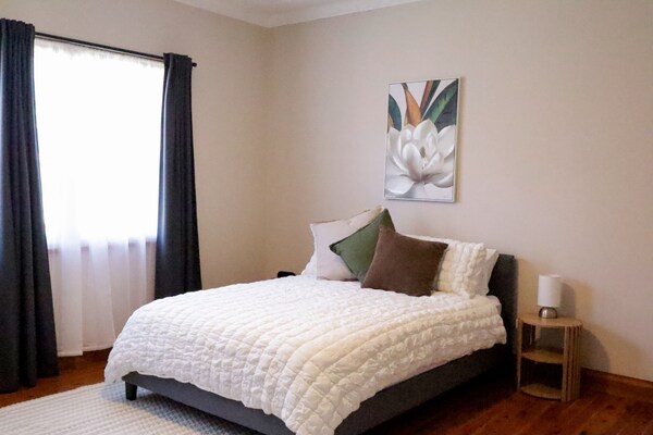 691e88a9a5e97 - Tenterfield