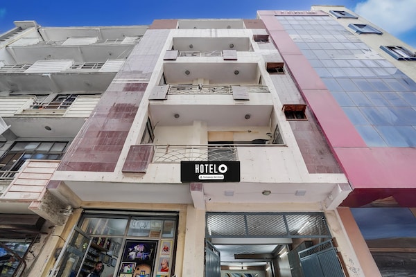 Hotel O Dwarka Mor Metro Station - 