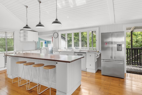 693f61e9596e7 - Brisbane