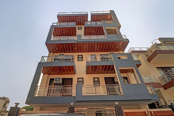 Townhouse Alwar Railway Junction - Alwar