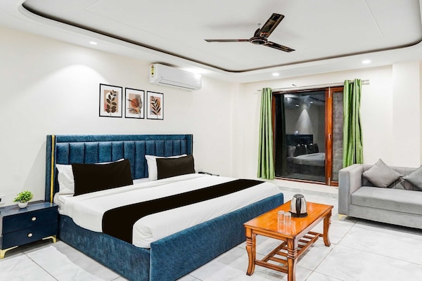 Hotel O Sector 18 Noida Formerly Terrene Empire - Noida