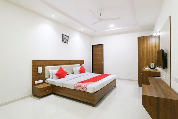 Hotel O Iskcon Temple Navasari Formerly Jay Shankar - Navsari