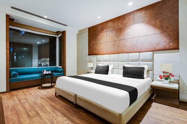 Super Townhouse Chhatarpur Near Metro Park - Delhi