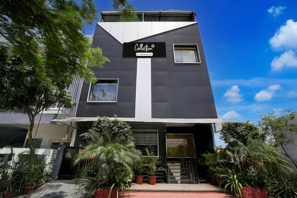 Collection O Iskcon Radha Govind Formerly Hotel Shivom - Indore