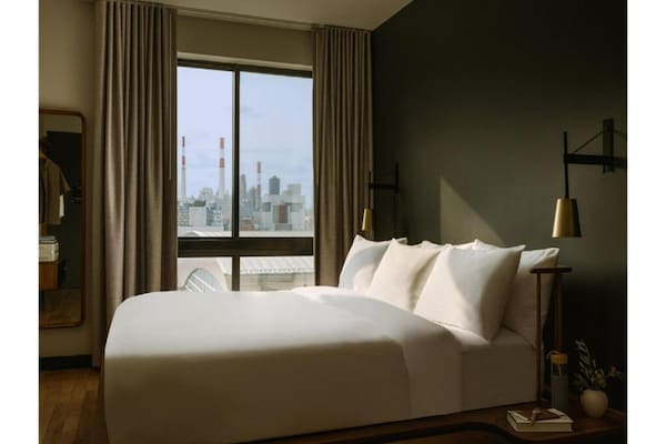 Luxe 1 Queen Bed  Balcony  Dutch Hotel - Ridgewood - Queens NY