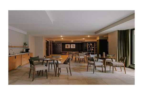 Guest Room  2 Double Beds  Dutch Hotel - New York City