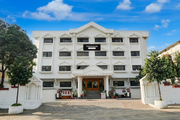 Super Townhouse Subhash Nagar Formerly Royal Palazzo - Jaipur