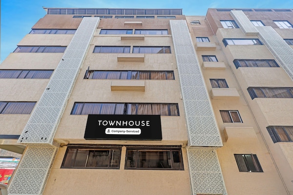 Townhouse Vadodara Railway Station Road Formerly Hotel Raajpath - Vadodara
