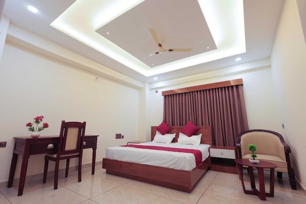 Townhouse Adoor Bus Terminal Pathanamthitta Formerly Apsara Tourist Homes - Adoor