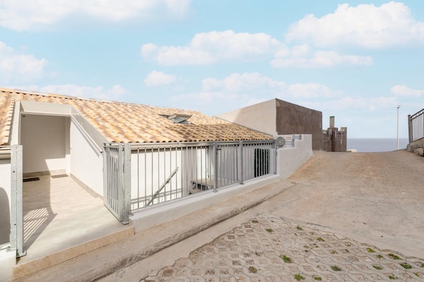 Mono Deledda 1 - Castelsardo