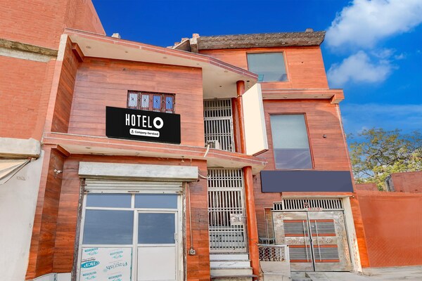 Hotel O Raj Ghat Ayodhya Formerly Shree Siya Raman - Ayodhya