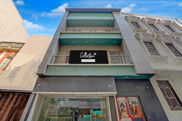 Collection O Chet Singh Ghat Varanasi Formerly The Century Plaza - Varanasi