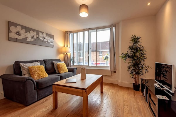 Rg14 Comfort Hse 03 - Newbury