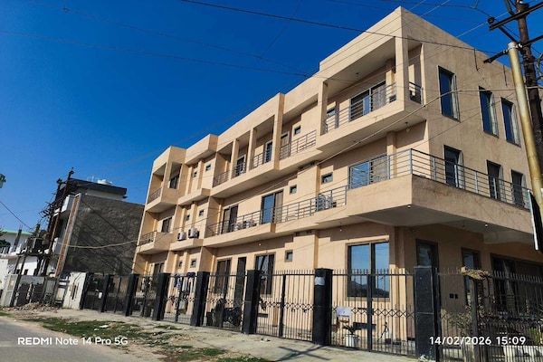 Collection O Agra Kalindi Vihar Formerly Hotel Taj - Agra