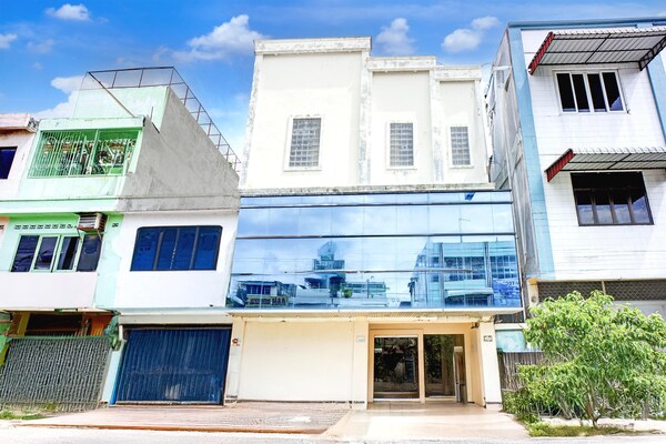 Stylish Dbl Suite Escape W/ Free Wifi And Parking - Banda Aceh