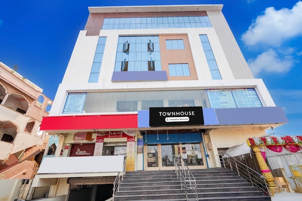 Townhouse Kanithi Road Formerly혻 Rr Function Hall Luxury Rooms - Visakhapatnam