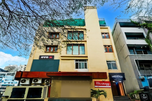 Hotel O Madhapur Metro Station Formerly Vg Grand - Hyderabad